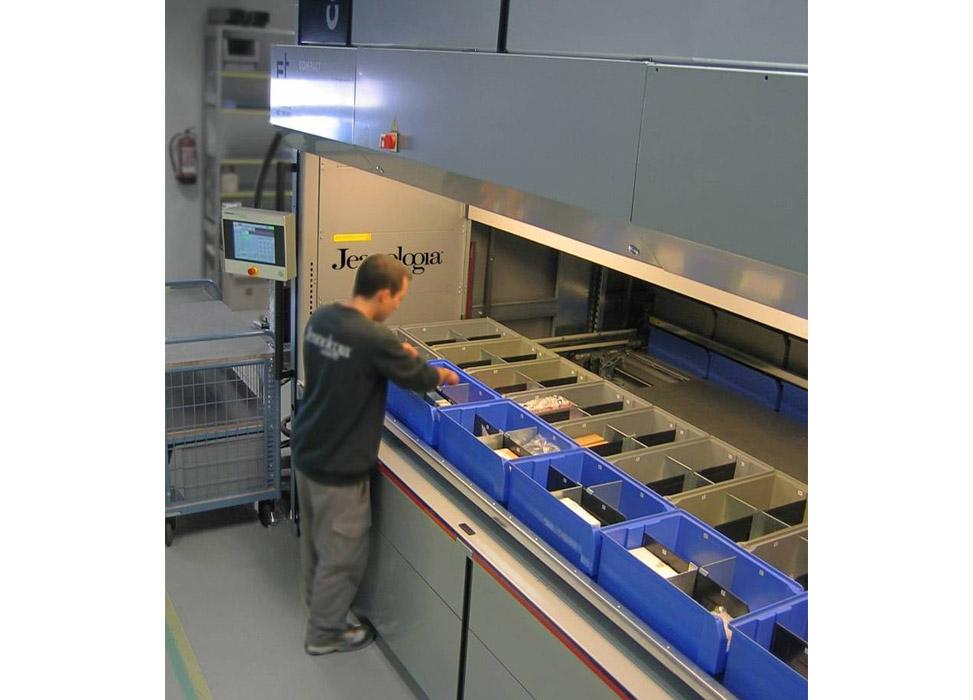 ET Systems - Almacenes Verticales - COMPACT LIFT
